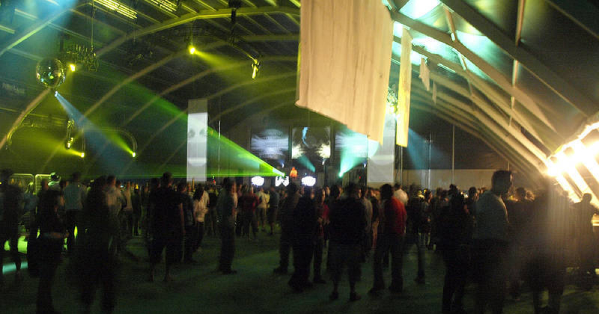 Estudian trasladar la celebración del Electrosonic a Villalonquéjar IV