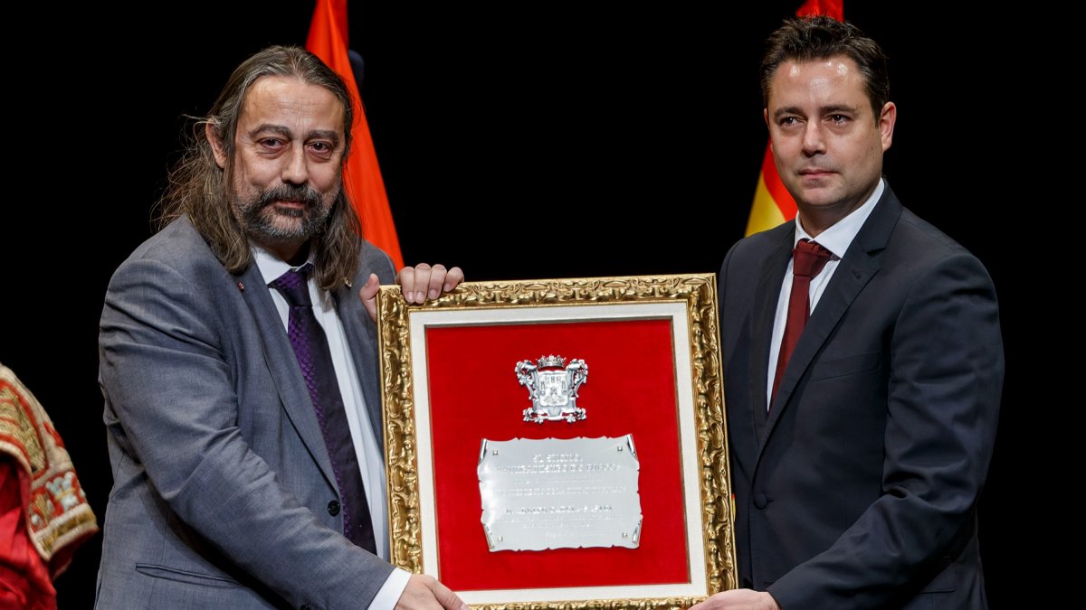 Fotos: Así ha sido la entrega de títulos de Buen Vecino e Hijo ...