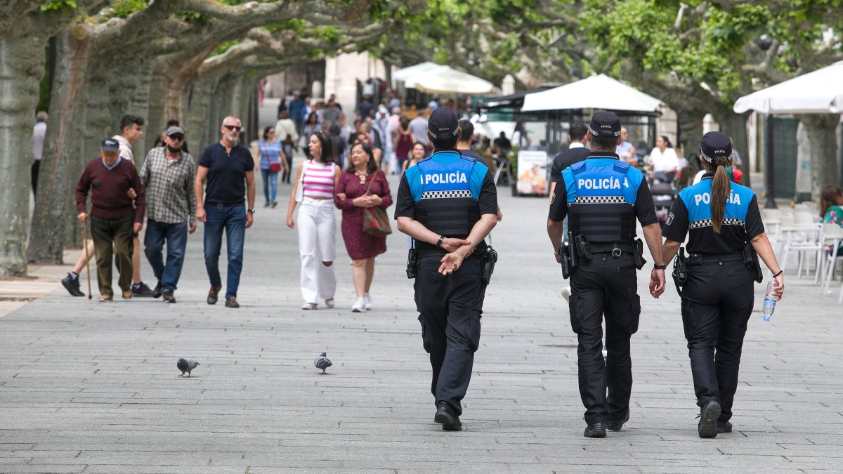 Le despierta la Policía en una calle de Burgos, se niega a ...