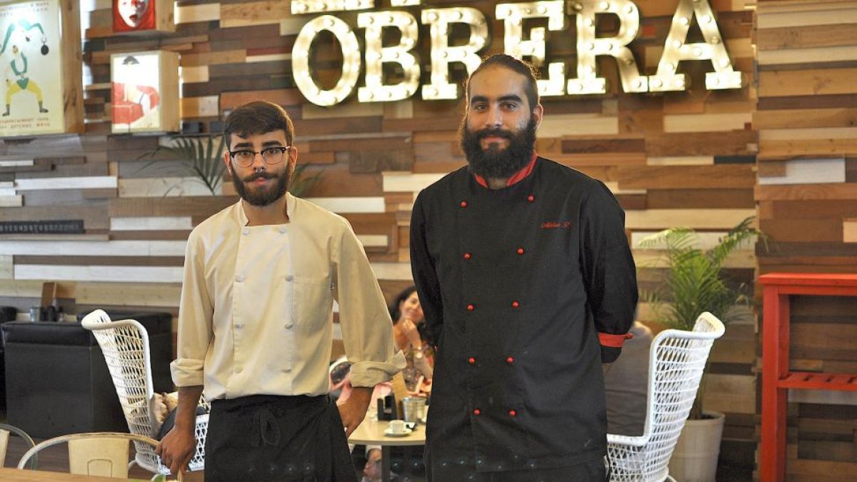 Tapas y tragos de aire retro