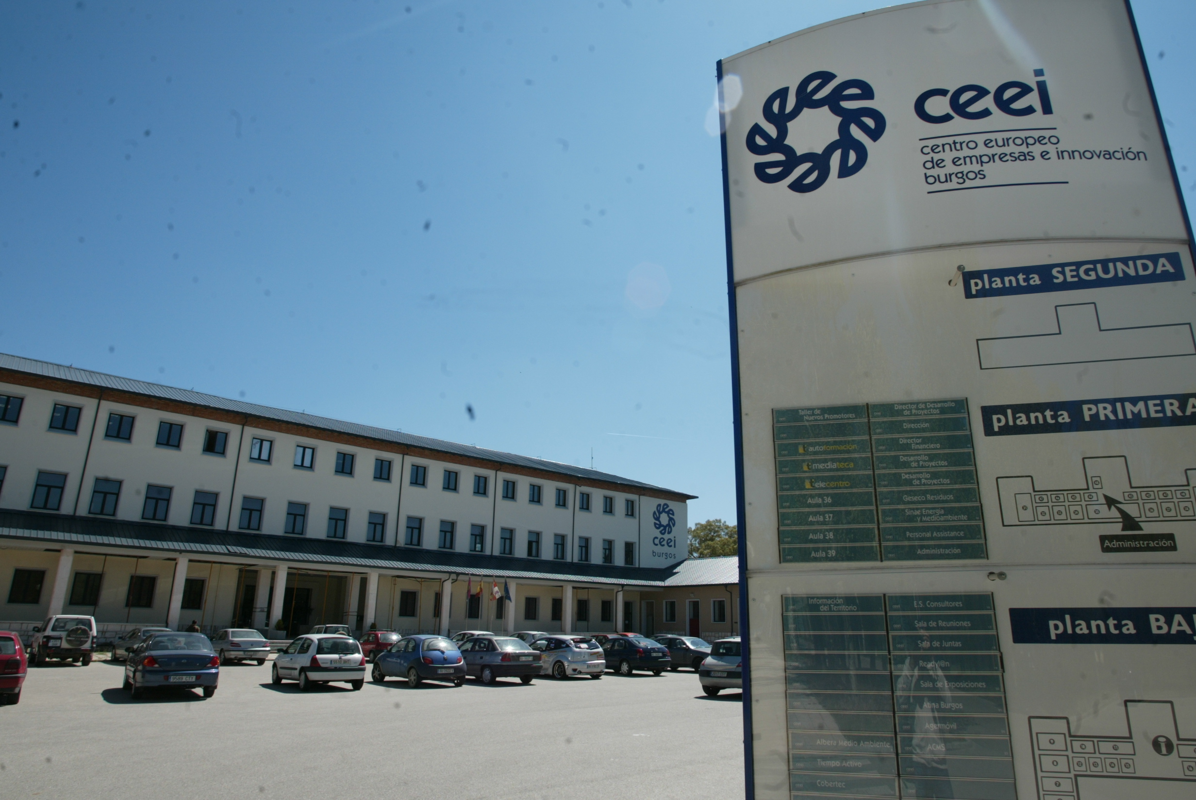 La entrada de la Universidad Isabel I puede evitar la disolución del ...