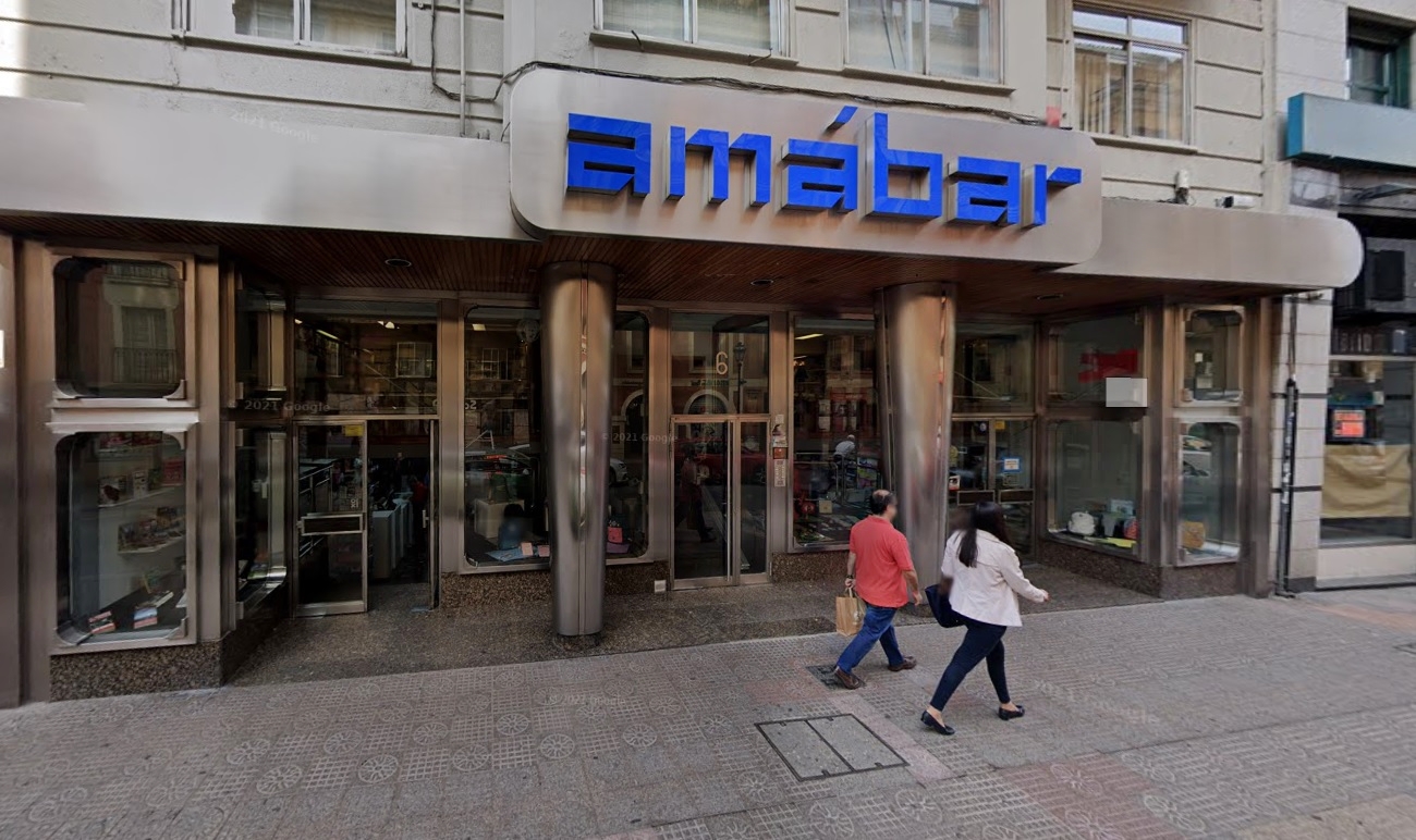 La librería Amábar subasta todo el stock de su histórica tienda de la ...