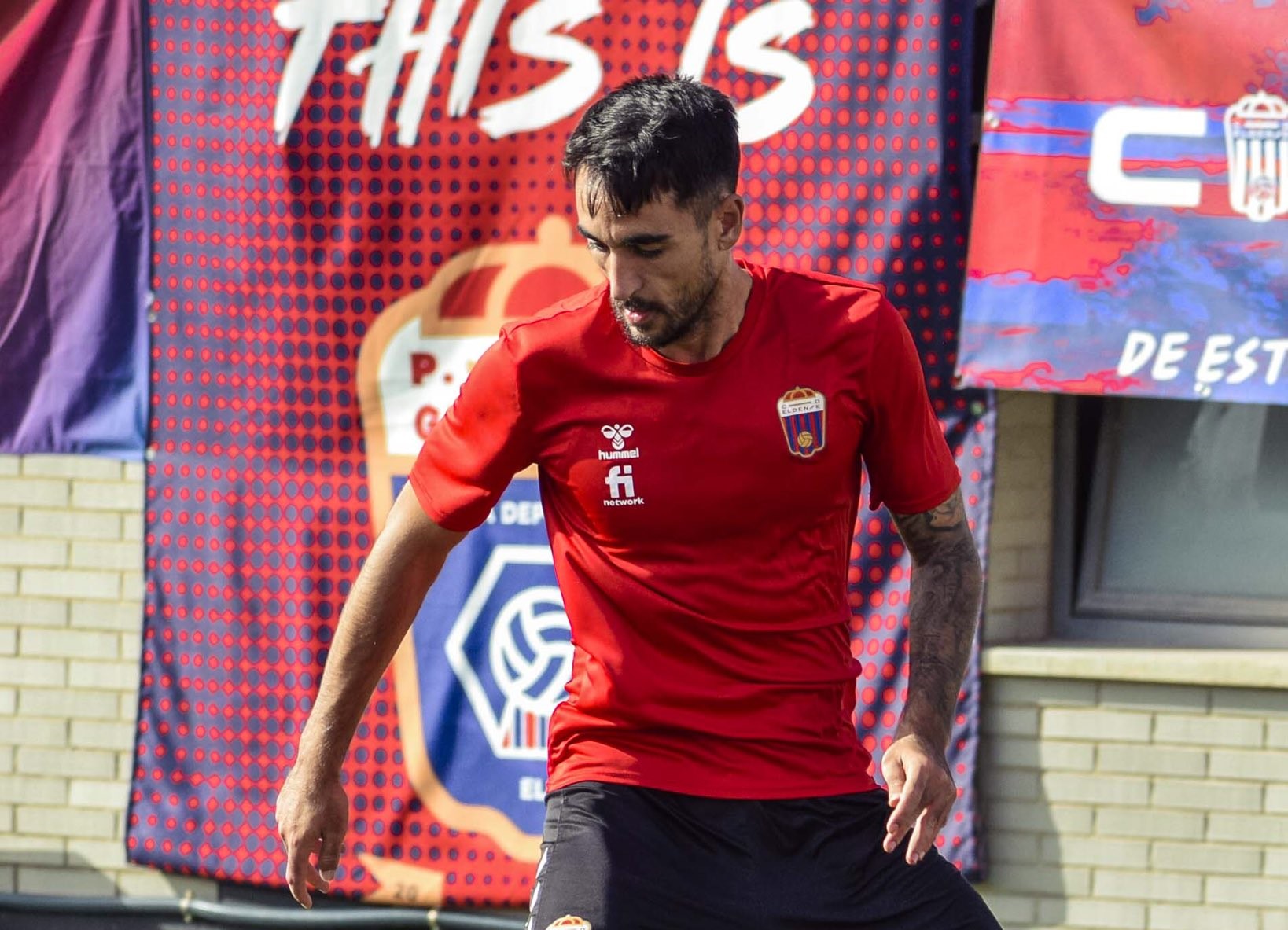 El Burgos CF anuncia el fichaje del extremo Iván Chapela, libre tras ...