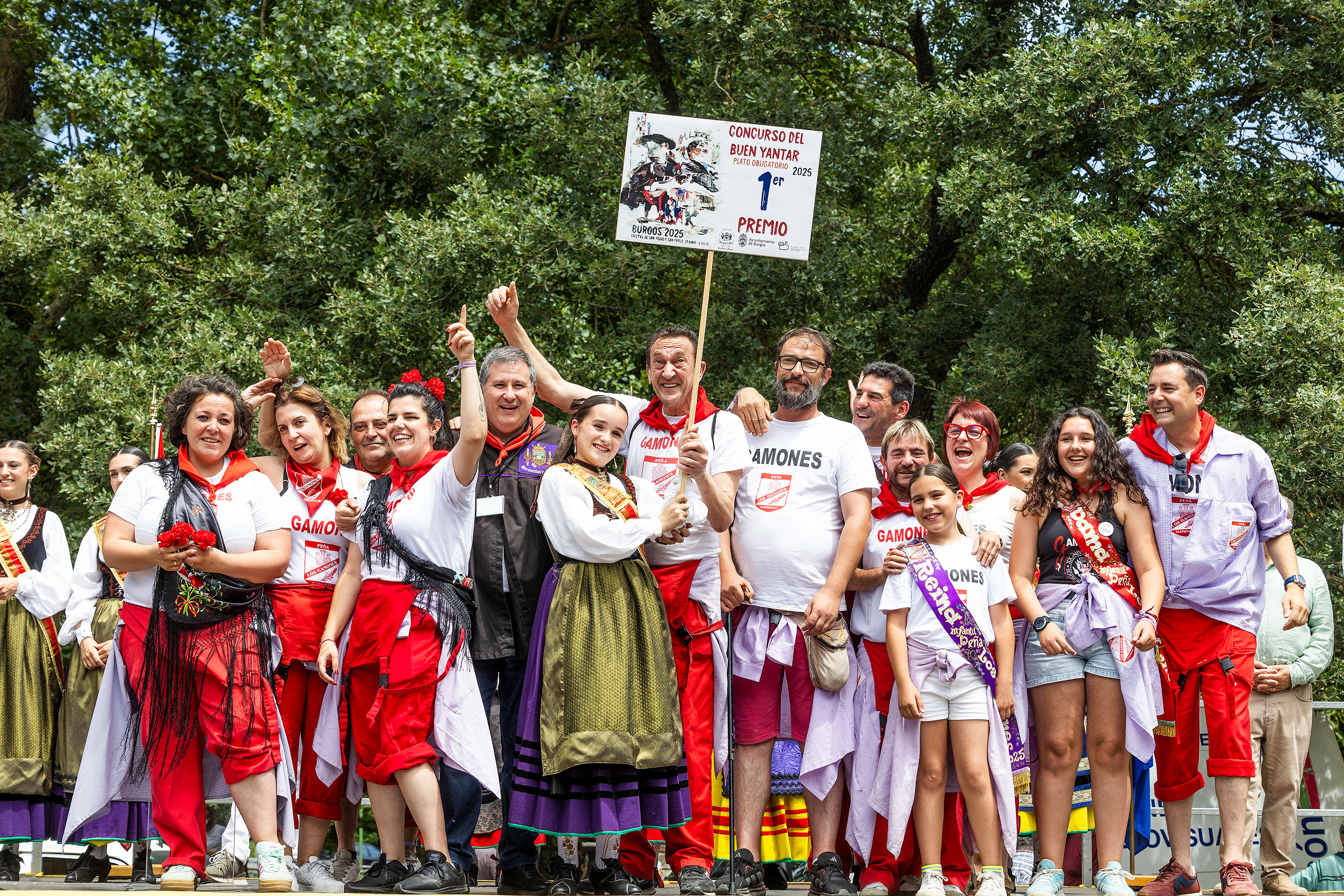 Los Gamones y Blusas de San Esteban triunfan en el Buen Yantar