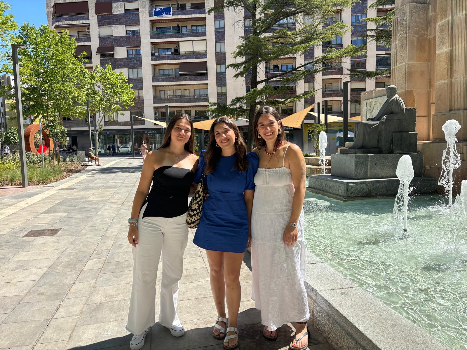Aranda presenta a su nueva Reina y Damas de Fiestas 2025: Paula ...